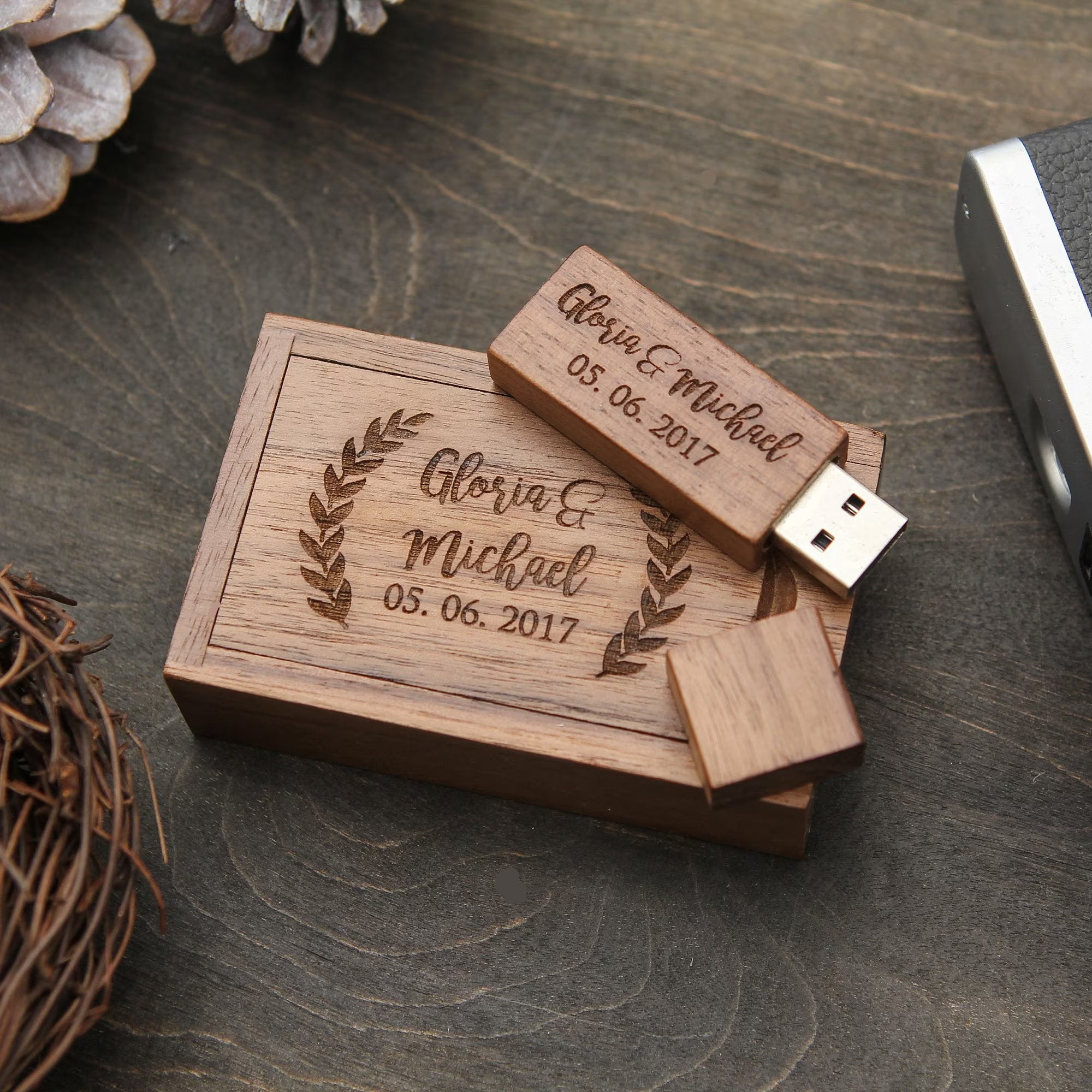 Wooden USB Gifts – Etchoo